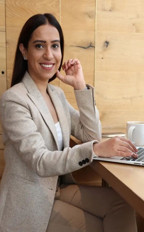 Uptime | Self-Portraits with Film by Chantal Convertini Summary | Download now